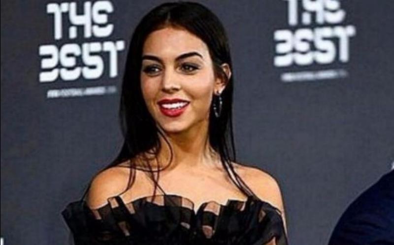 - Georgina Rodriguez sensual em produção fotográfica