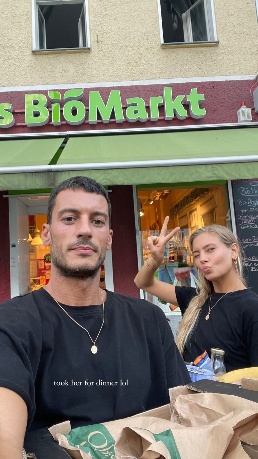 Namorada de Ruben Rua 'copia' legenda de foto... que tinha com o ex