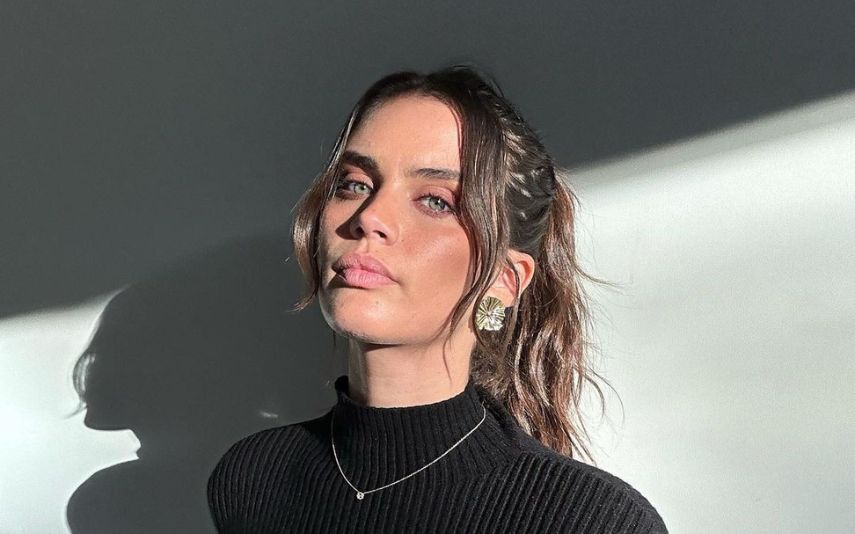 Solteira? Sara Sampaio apaga fotos com o namorado e surge sozinha em Cannes