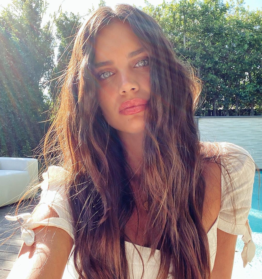 Sara Sampaio está solteira! Modelo confirma fim do namoro com Zac ...