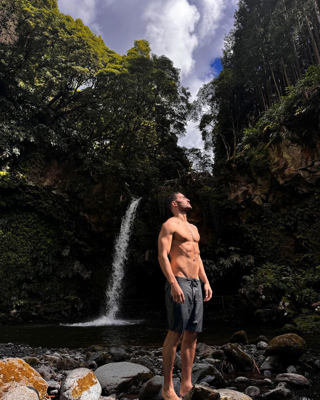 José Condessa 'provoca' fãs ao mostrar corpo tonificado em fotos ...